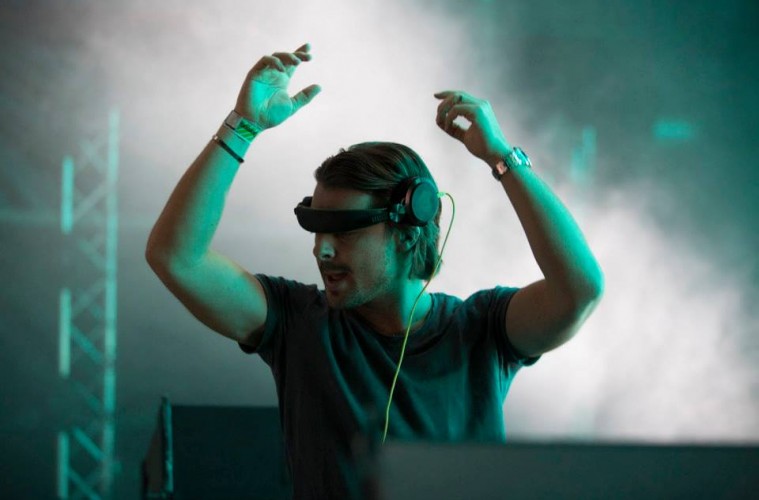 Axwell Connects With NEW_ID For "Make Your Mind Up" Re-Work